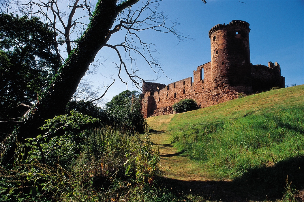 Bothwell Visitor Guide - Accommodation, Things To Do & More | VisitScotland