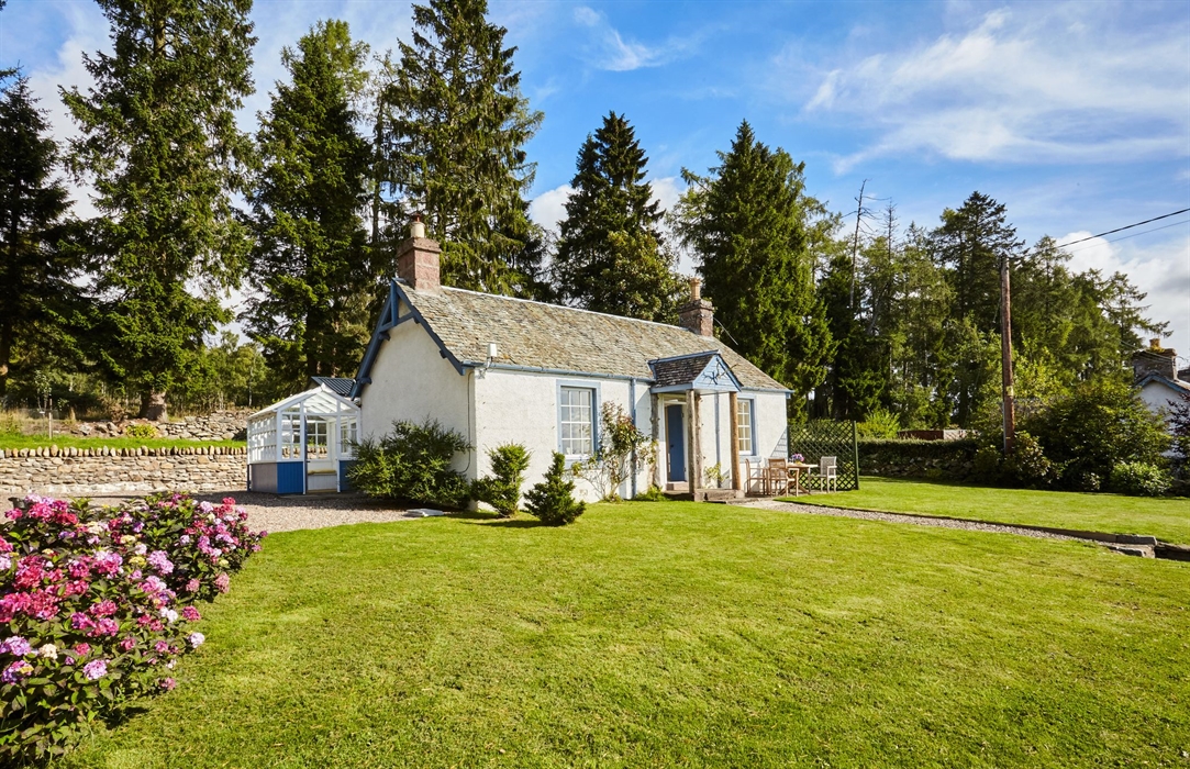 West Cairns Cottage, Blairgowrie – Self Catering | VisitScotland