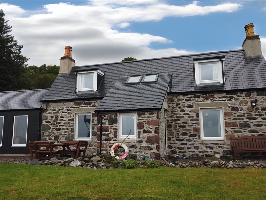 Camus Bay Cottage, Lochcarron – Self Catering | VisitScotland