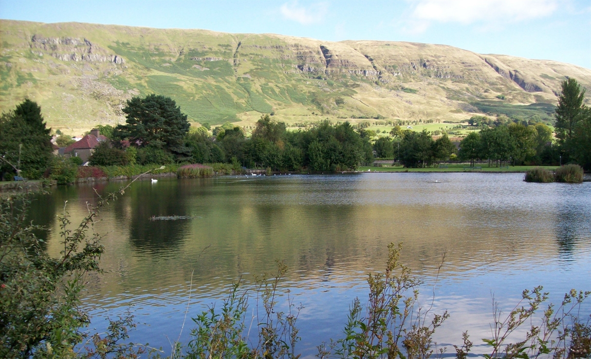 Lennoxtown Visitor Guide - Accommodation, Things To Do & More ...